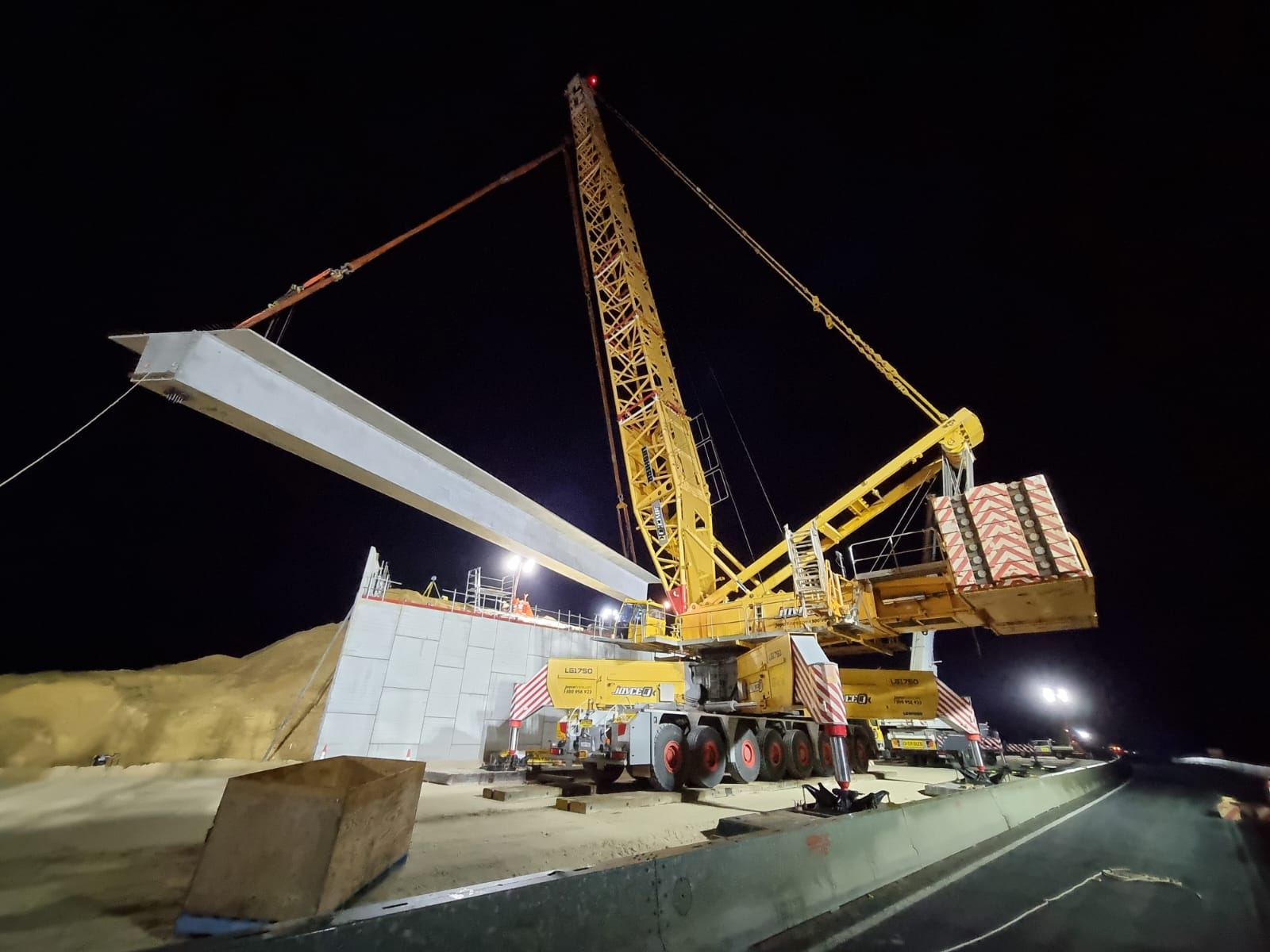 BORR 270623 Beams by night | Main Roads Western Australia